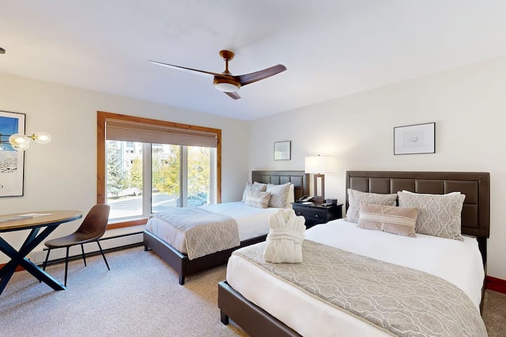 Ski-in/out Condo | Pool/hot | Fast Wifi | Views - Vail, CO