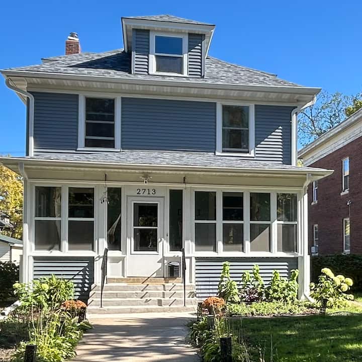 Apartment In Classic Home With Private Parking - Edina, MN
