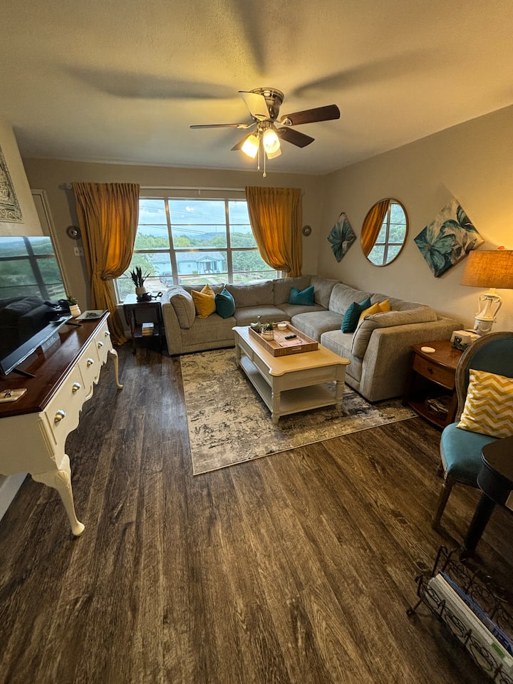 Hill Top Retreat Near Fort Hood - Copperas Cove, TX