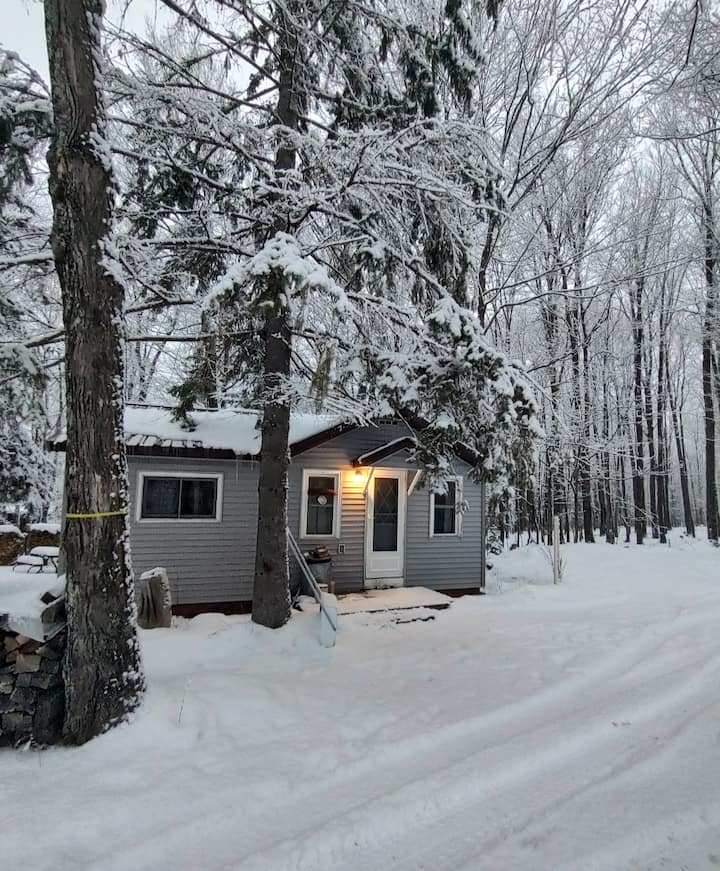 The Shell Cabin At Rockhound Hideaway - Peninsula, MI