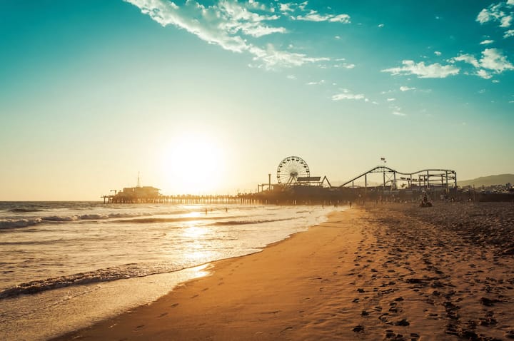 Walk To The Beach - Santa Monica, CA