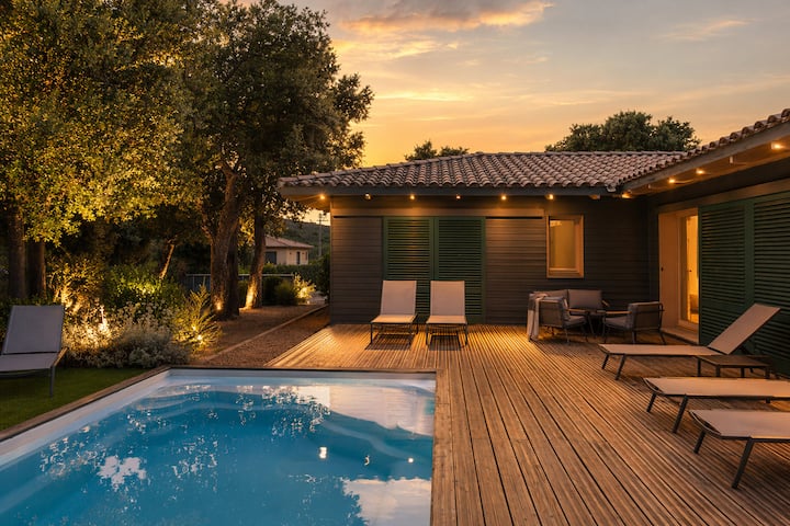 Villa Avec Piscine Chauffée Et Vue Sur Les - Figari