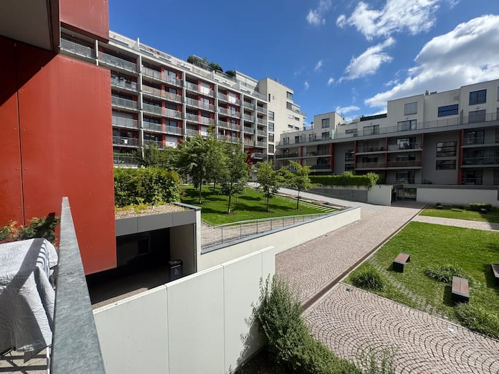 Appt De Luxe Avec Terrasse, Sécurité - Praag