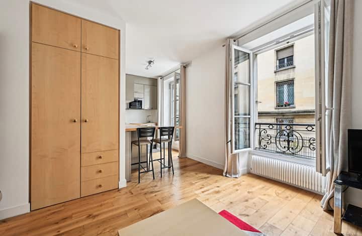 Bel Appartement à 4 Minutes De La Tour Eiffel - Cathédrale Notre-Dame de Paris