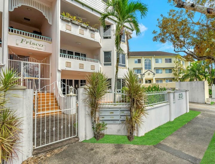 (D23) Lovely Two Bedroom Unit - Close To Cbd - Cairns