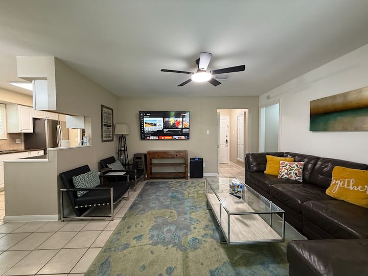 Cozy Duplex Home, The Woodlands - The Woodlands, TX