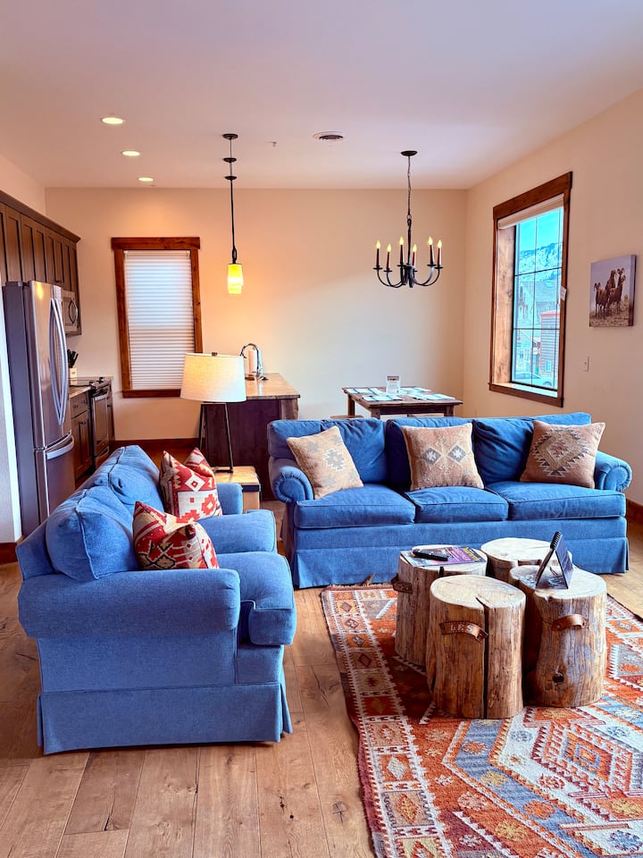 Wonderland Lodge Raven’s Nest Condo In Gardiner - Gardiner, MT