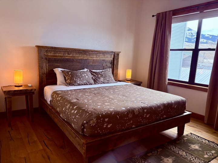 Wonderland Lodge Electric Peak Suite - Gardiner, MT
