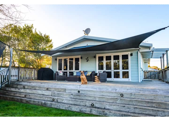Ohana Lodge Holiday Home - Pet Friendly Inside & Out In Central Taupo - 