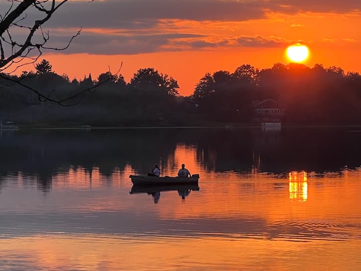 Dowling Lake -8 Miles To Pattison State Park - Pattison State Park, Superior