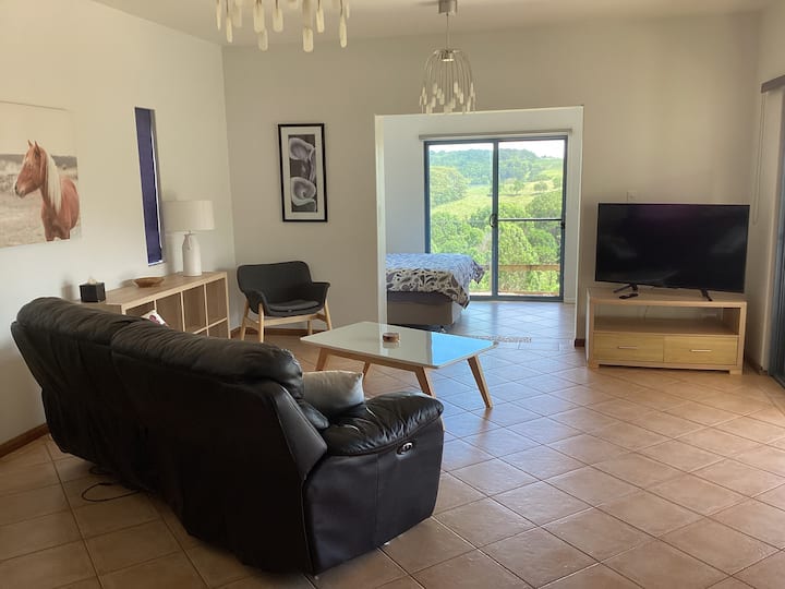 Byron Creek Home On 5 Acres - Byron Bay