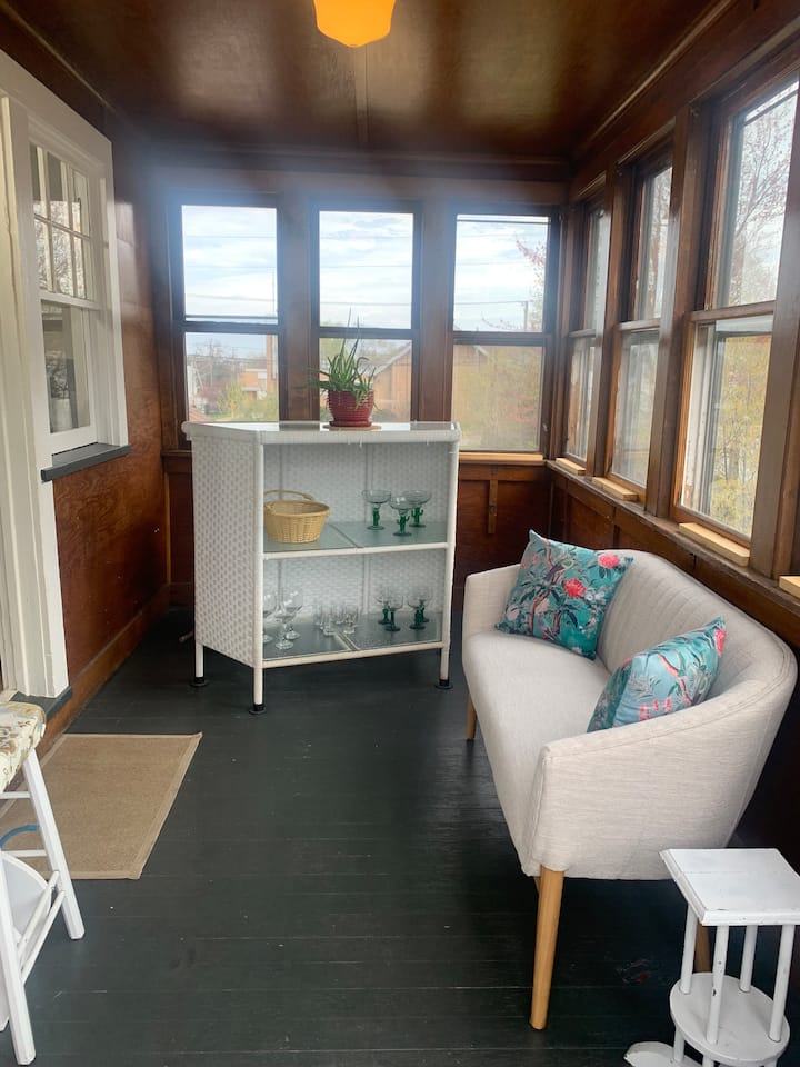 Little Eagle's Nest - Charming & Cozy Apartment - Marquette, MI