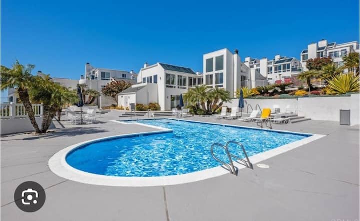 Luxury 3br Townhome | Ocean & Track Views - Encinitas, CA