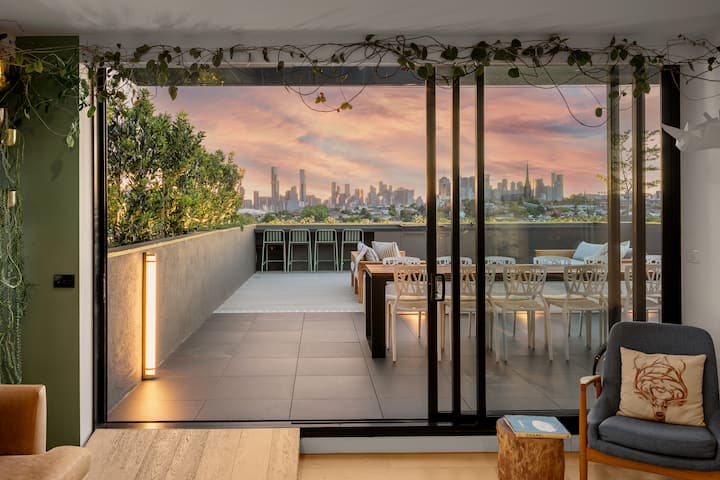 Richmond Penthouse With Outdoor Bath & City Views - St Kilda