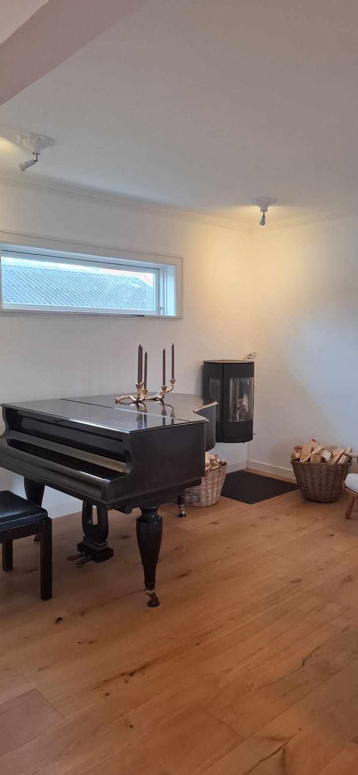 Skøn Renoveret Bungalow Nær Strand Og City - 240m² - Copenhaguen