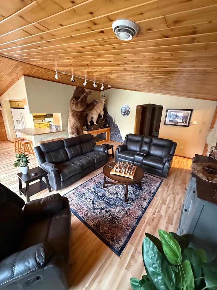 Smith Properties- Lakeside Lodge - Kodiak, AK
