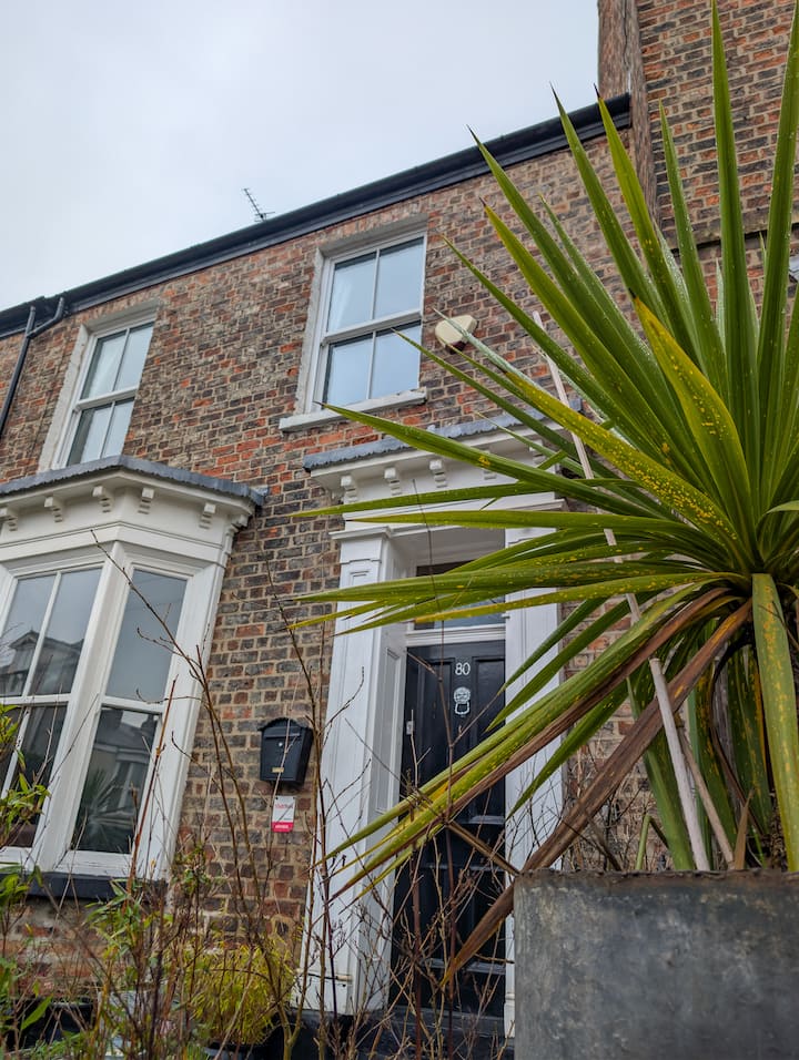 The House At Crooked End - Sleeps 8 Central York - York