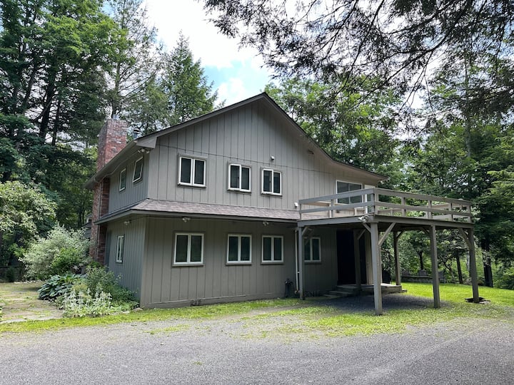 Charming 2-bedroom Suite (Private Entrance) - West Stockbridge, MA