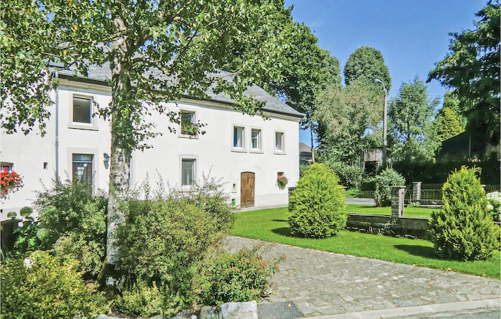 5 Bedroom Gorgeous Home In Burg Reuland - Saint-Vith