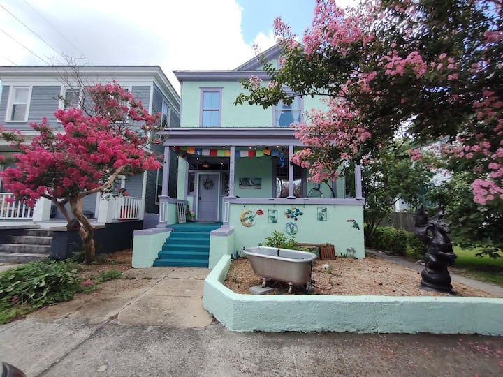 1910 Victorian Home In Starlandia - Savannah, GA