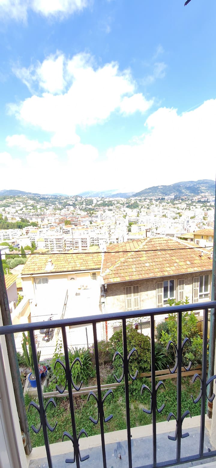 Chambre Vue Dégagée Salle De Bain Et Wc Privatif - La Trinité