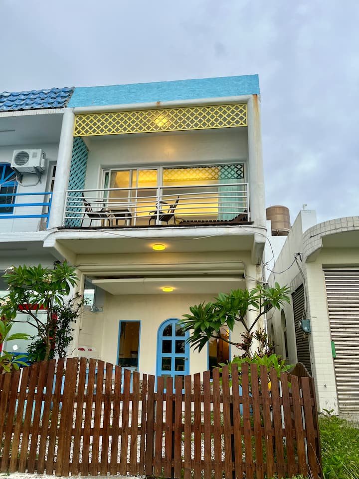 海洋玫瑰民宿(帶陽台大浴缸海景2人房b&b) - 핑동