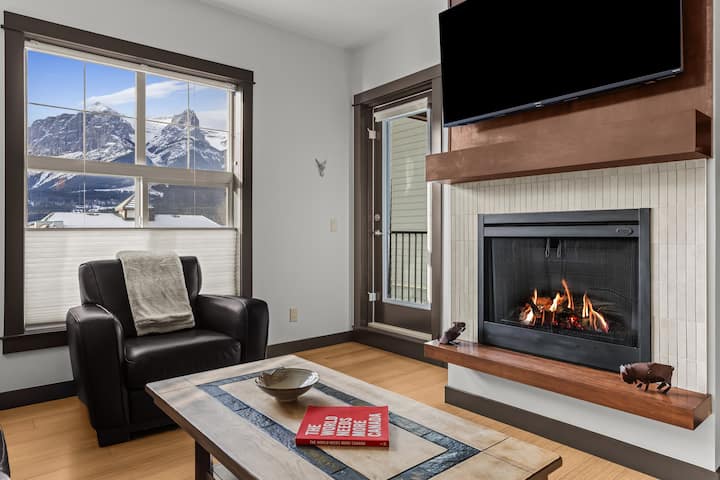 Epic Three Sisters Views | Fully Renovated 2025 - Canmore