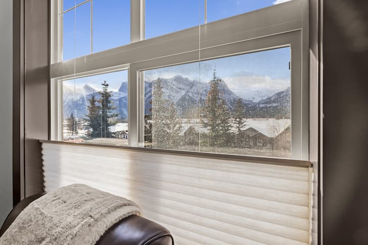Mountain Zen Three Sisters Views | Renovated 2025 - Canmore