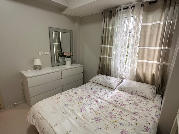 Skip The Elevator Queue- G/f 2-bedroom Home - Quezon City