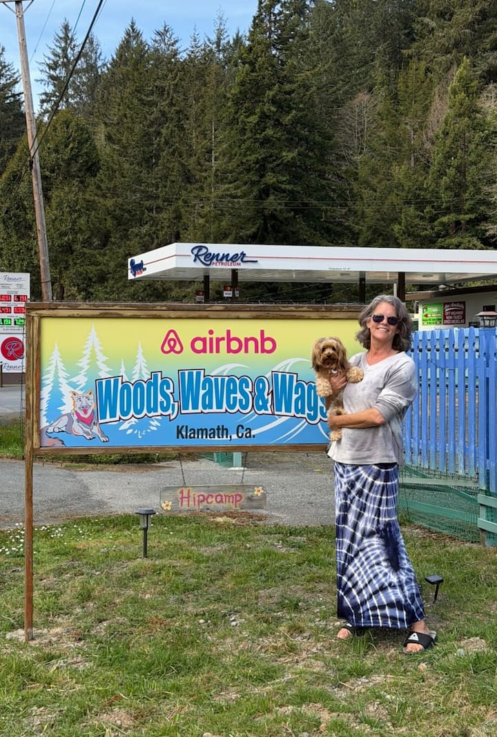 🌲Rm.1 'Woods,waves & Wags'🌲cabin Bungalow 🐶🌊 - Klamath, CA
