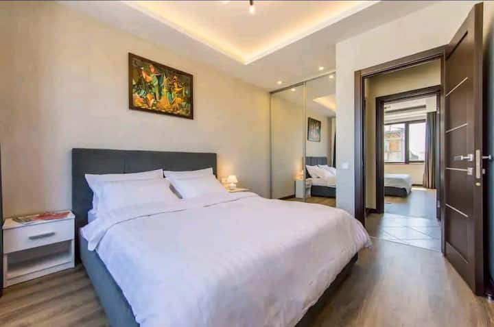 Ultimate Location In Center Of Kyiv - 3 Rooms - Ukraine