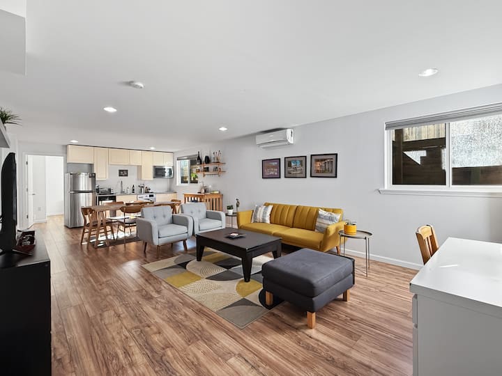 Modern & Spacious 2 Br Apartment, Private Entry - Arlington, VA