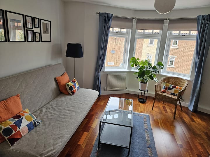 Bright 1 Bed Flat Sleeps 4 Near Portobello Road - London