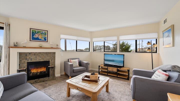 2 Blocks From The Sand | Pet-friendly Beach Escape - Cayucos Beach, CA