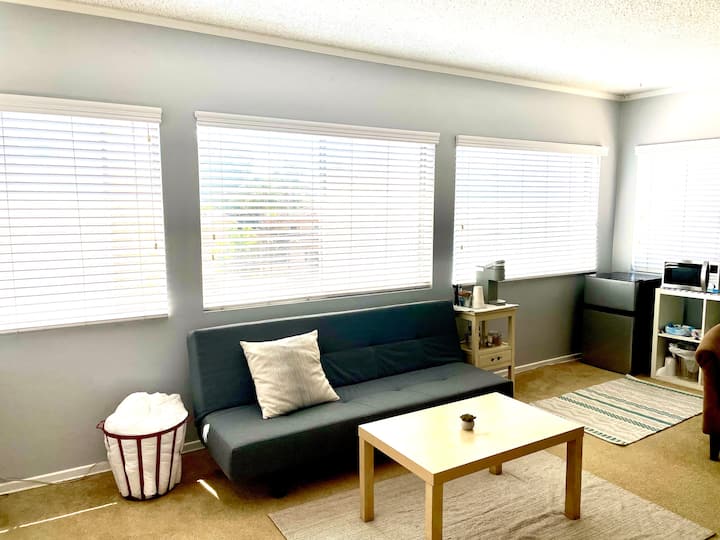 Big Private Unit Central To Westside - Culver City, CA