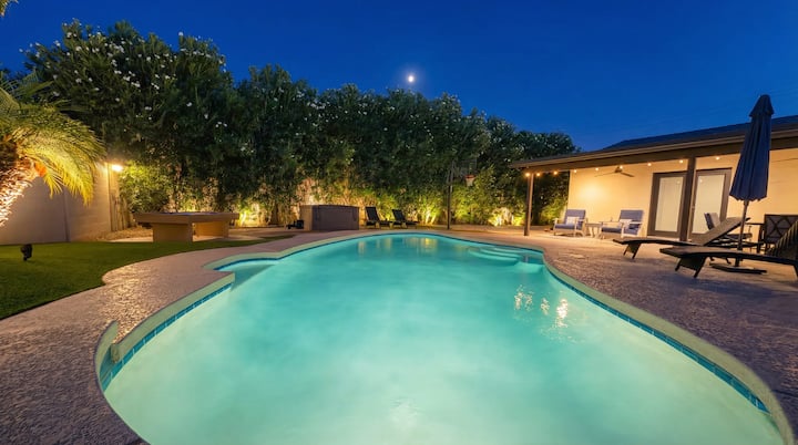 Top-rated 5br W/ Private Oasis - Walk To Dining - Phoenix, AZ