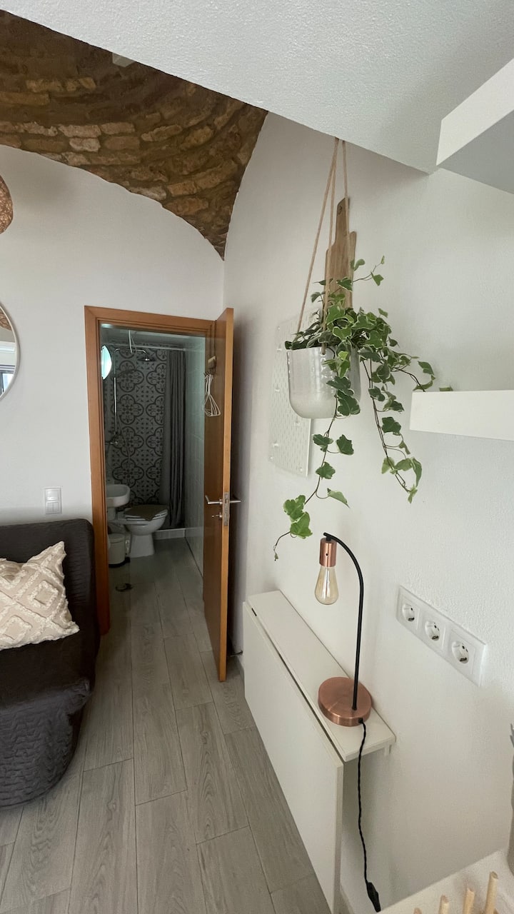 Boho Studio With Beautiful Traditional Ceilings - Faro