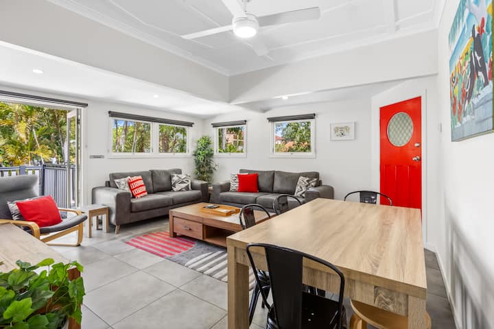Redcliffe Retreat In Great Central Location - Margate, Australia