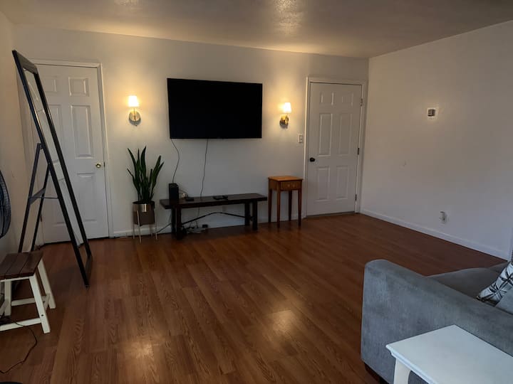 Private Apartment In The Heart Of The Bay Area - Vallejo, CA