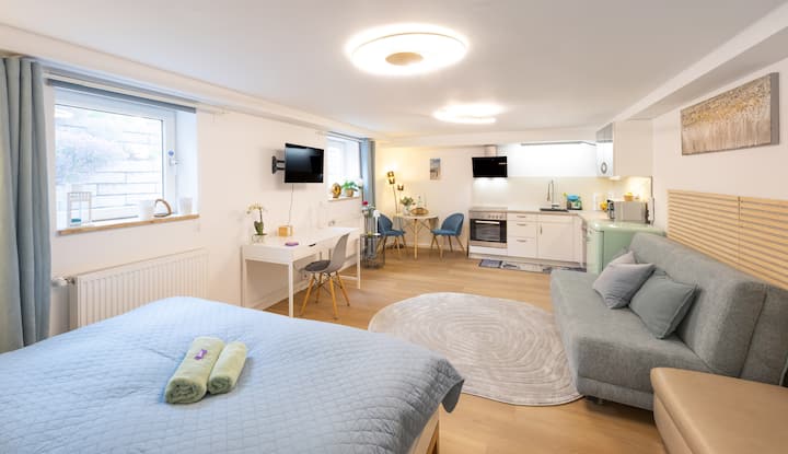 Schönes Studio Appartement,ruhig,priv. Eingang - Unterhaching