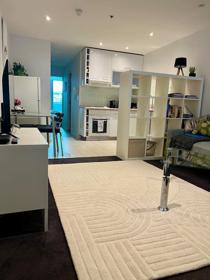 Stylish Apartment, Superb Location Wifi - Adelaide