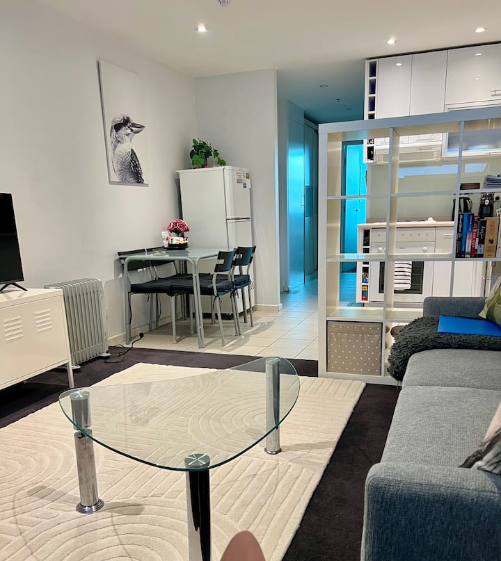 Stylish Apartment, Superb Location Wifi - Adelaide