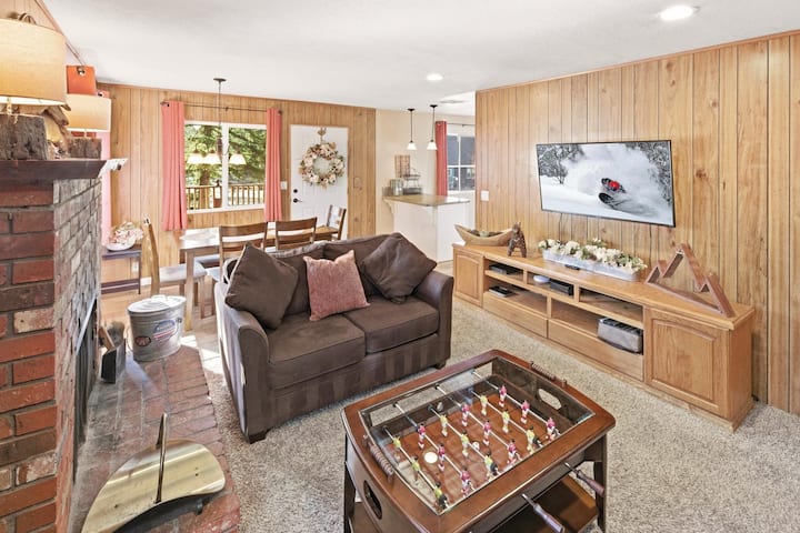 Hot Tub! Pet Friendly! Near The Village! Gas Bbq! - Big Bear Lake, CA