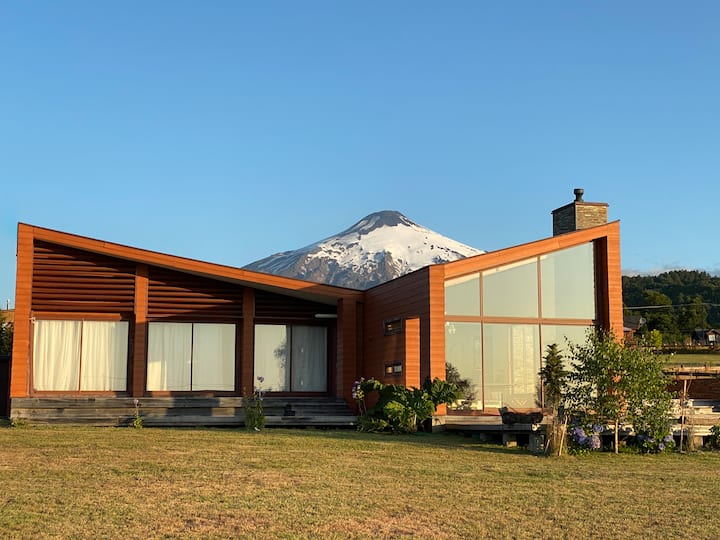 Lake And Volcano View Cottage In Pucón - Provincia de Neuquén