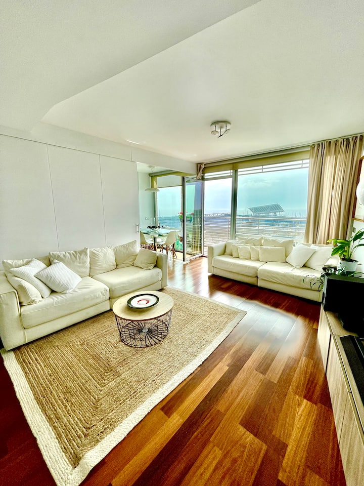 Beach Front Lux Beautiful Flat & Pool & Parking - Badalona