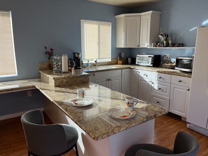 Peaceful, Safe, Clean Guest House - Vista, CA