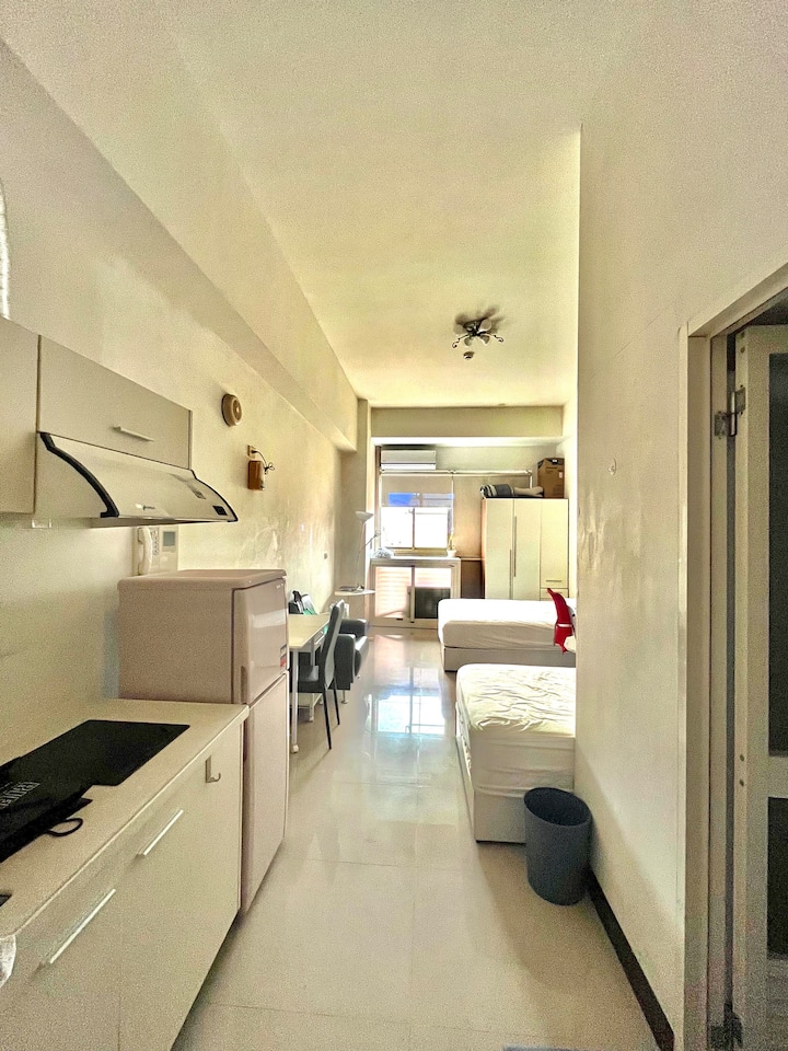 101附近/信義區捷運共構，藍線飯店式電梯管理套月租套房免費wi-fi獨立洗衣機，小廚房，代收垃圾 - Taipei