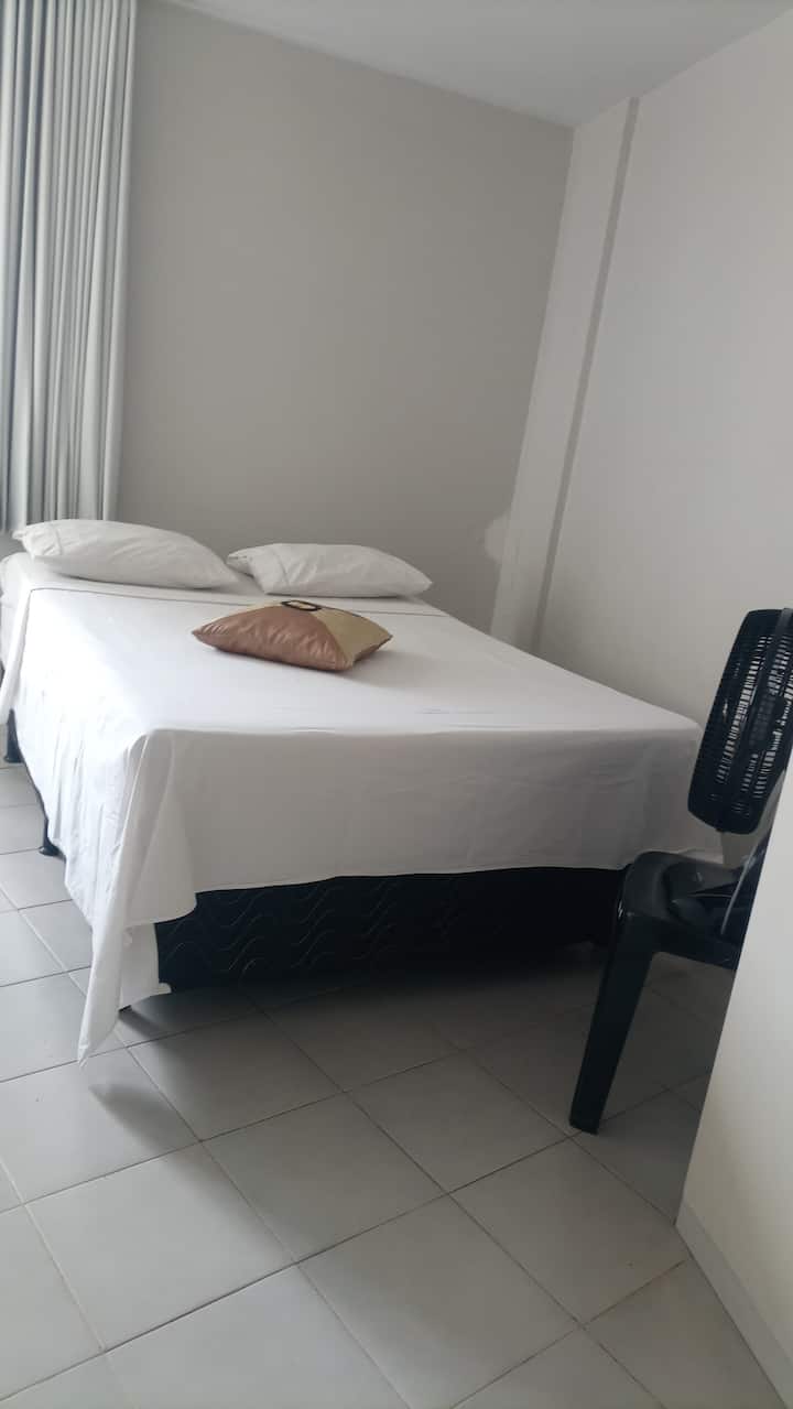 Apartamento Amplo Na Praça Cívica (Centro). - Goiânia