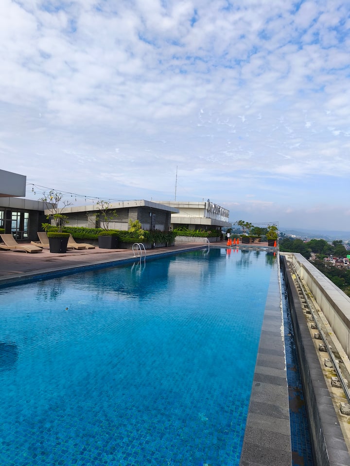 Studio Apartemen Louis Kienne Pandanaran Semarang - Semarang