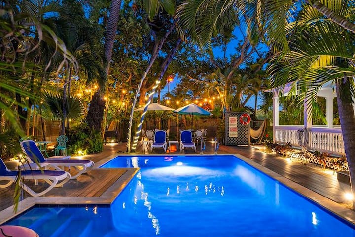 Multi-home 6br Tropical Paradise With Large Pool - Key West, FL